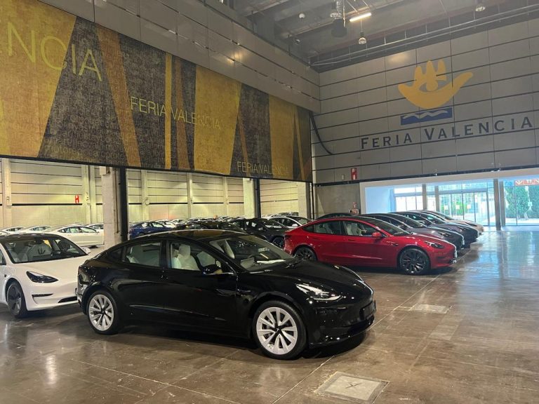 Feria Valencia, escenario de la entrega de nuevas unidades de Tesla a ...